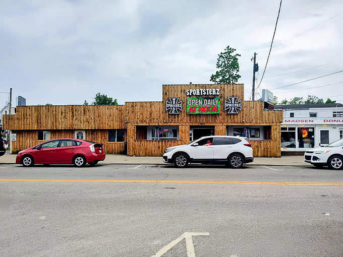 Sportsterz brings rustic wood charm to sports watching&mdash;where strangers become friends after debating whether Cleveland will finally win something this year.