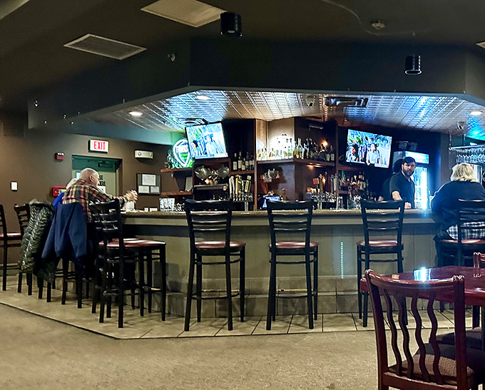 A bar that understands its purpose: provide excellent drinks in a setting where you'll want to stay for "just one more."