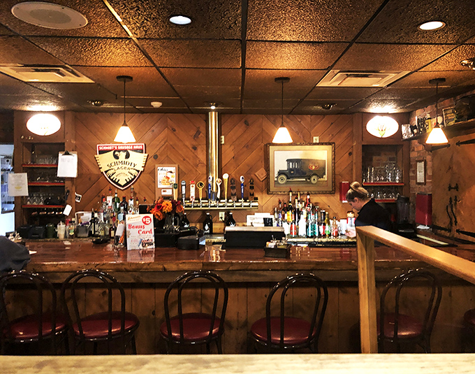 The bar area, with its wooden paneling and vintage d&eacute;cor, looks like the kind of place where everybody knows your name&mdash;or at least your beer preference.