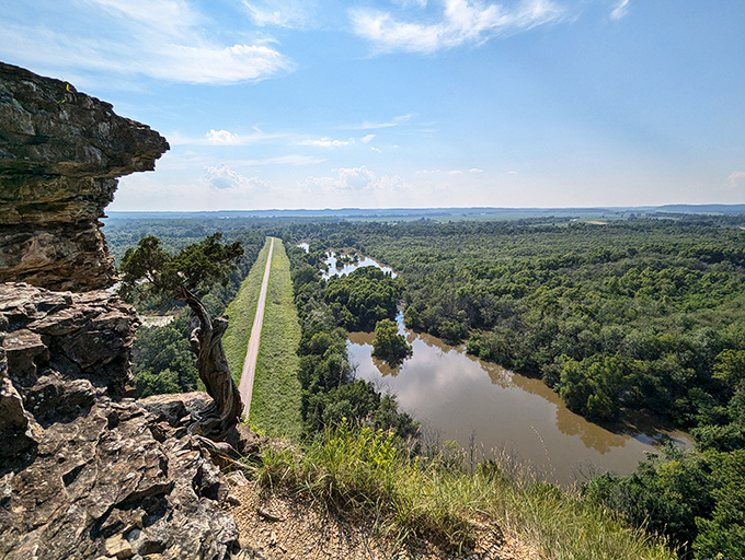 From these majestic bluffs, you can see clear into tomorrow. Or at least into Missouri, which is almost as impressive.