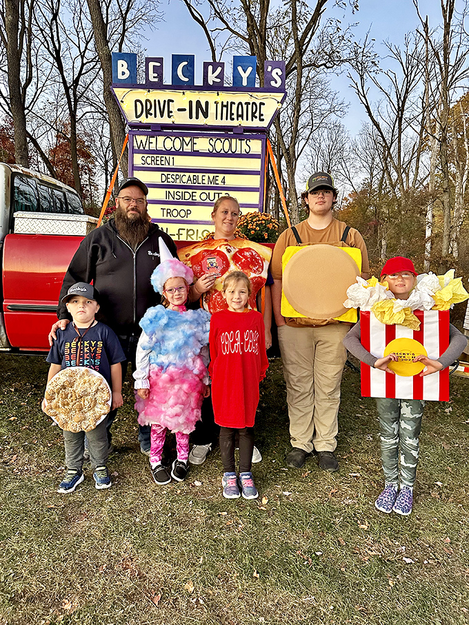 Snack-inspired costumes that would make Hollywood's costume designers jealous. This family embodies Becky's spirit with their popcorn, cotton candy, and pizza outfits.