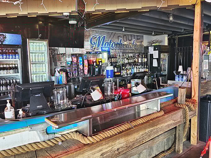 A bar wrapped in rope and weathered wood tells you this place takes its nautical... wait, no &ndash; its ROAD heritage seriously.