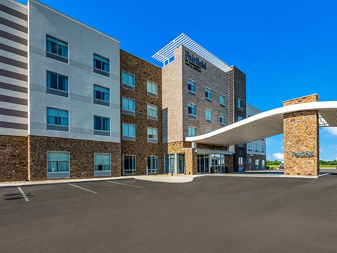 Modern accommodations on the outskirts of town offer comfort for visitors without sacrificing proximity to Canal Winchester's small-town charm.