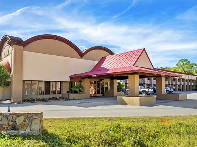 Affordable lodging doesn't mean sacrificing comfort. This modest hotel offers a home base for exploring all the natural wonders Homosassa Springs has to offer.