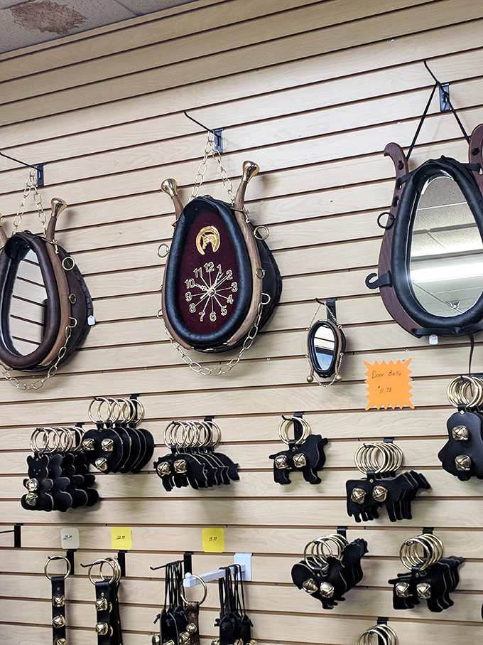 Handcrafted keychains and trinkets offer perfect souvenirs to remember this delightful culinary adventure and discovery.