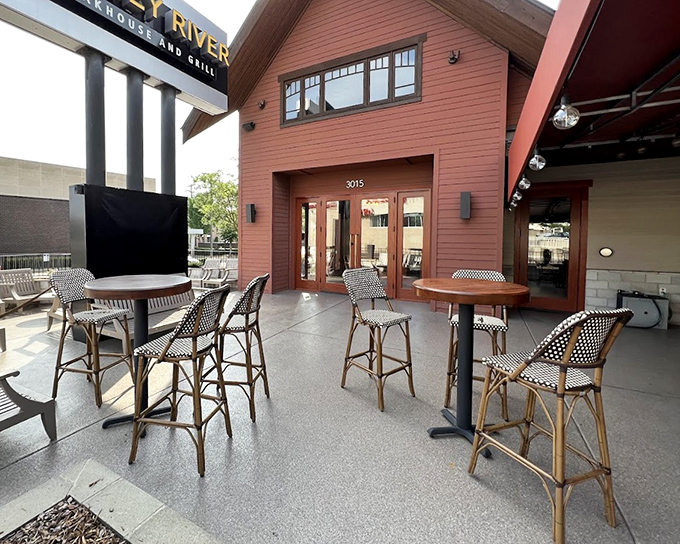 The inviting exterior promises culinary adventures that'll have you planning your next visit before you've even left.