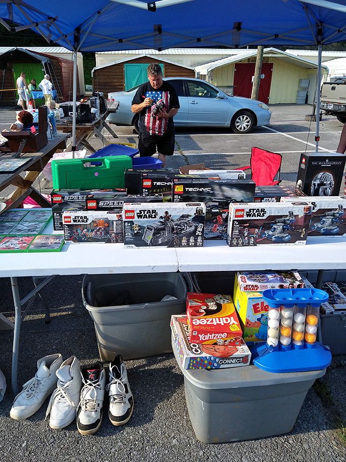 Star Wars meets board games in this outdoor vendor's paradise. Even Darth Vader would approve of these nostalgic playthings.