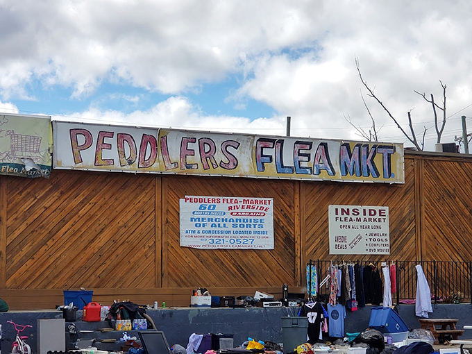 Peddlers brings riverside shopping vibes - nothing beats treasure hunting with a view of the Ohio.