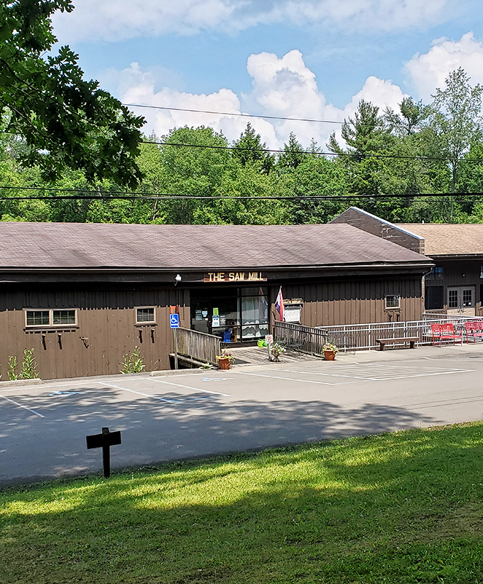 Fallingwater proves that Frank Lloyd Wright knew something about living in harmony with Pennsylvania's natural beauty.