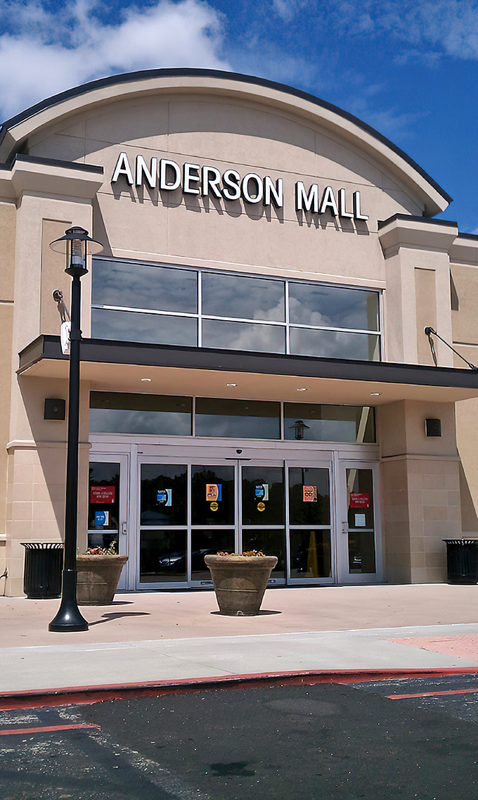 Anderson Mall provides all the retail therapy you need without big-city traffic headaches. When you're retired, even errands should be stress-free adventures.