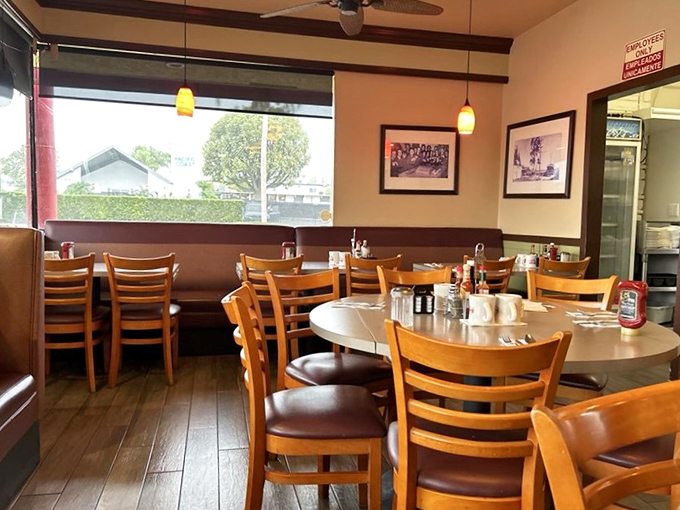 Warm wood tones and comfortable seating create that "everybody knows your name" vibe&mdash;minus the alcohol, plus better breakfast options.