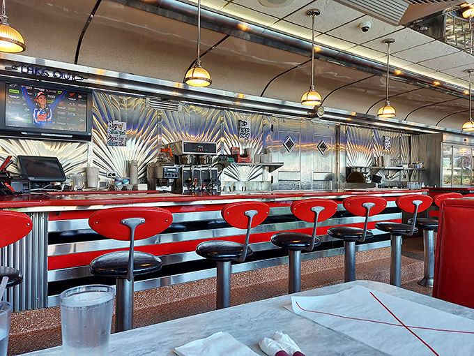 The counter seating offers front-row tickets to the short-order show, where cooks perform the daily dance of eggs, bacon, and hash browns. 