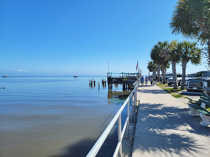 The baywalk where every step offers postcard views and the pace is permanently set to "peaceful."