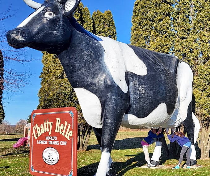 The true measure of any roadside attraction? How many people can fit underneath it. Chatty Belle passes this crucial test with flying colors.