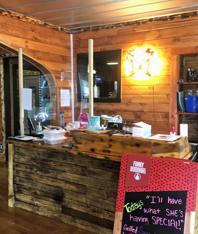 "I'll have what SHE'S having" is the smartest order you can make. This rustic counter has witnessed countless seafood epiphanies.