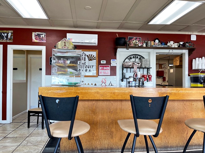 Counter seating: where solo diners become part of the Biscuit Barn family and nobody ever eats alone for long.