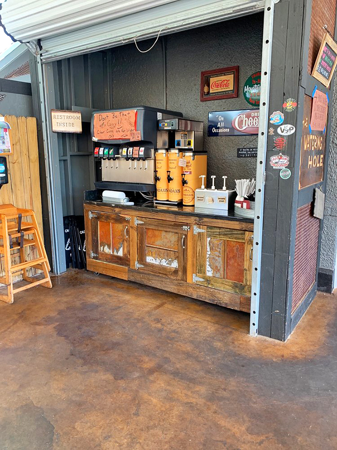 The drink station&mdash;because washing down world-class barbecue with anything less than fresh-brewed sweet tea would be a Floridian felony.