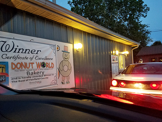 Even at night, Donut World's award-winning reputation shines bright. That "Certificate of Excellence" isn't just for show&mdash;it's well-earned.