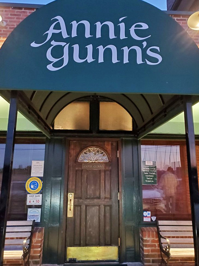 The entrance to Annie Gunn's promises what every great restaurant should: a temporary escape from the ordinary into the extraordinary.
