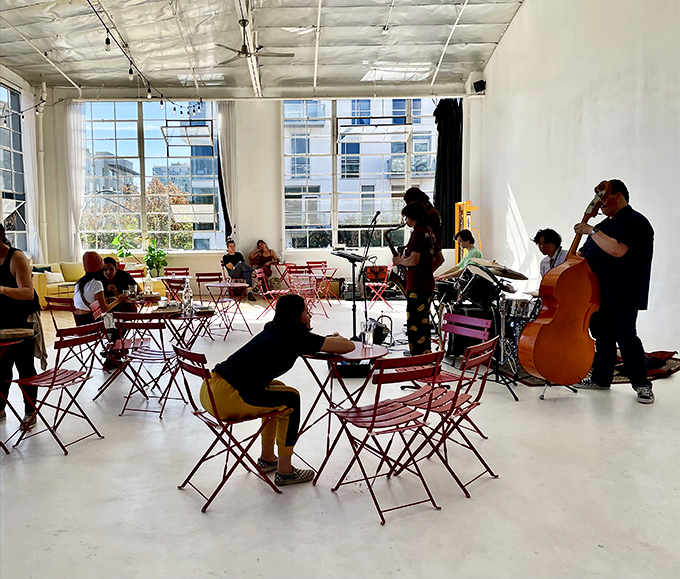 Even the musicians can't resist performing here&mdash;the acoustics are almost as good as the pastries.