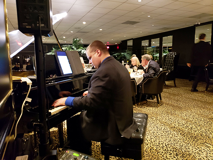 The pianist adds the perfect soundtrack to your steak&mdash;because Sinatra always pairs well with a medium-rare ribeye.
