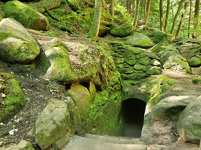 Old Man's Cave&mdash;where you half expect to bump into hobbits or wizards around every mossy corner. Gandalf would approve of this hideaway. 