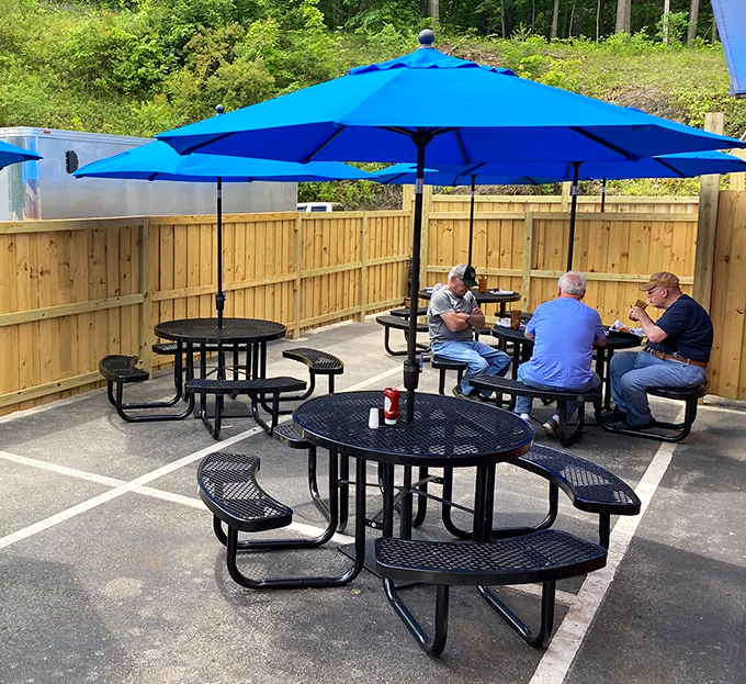 Even Pennsylvania's fresh air tastes better when accompanied by diner food. These outdoor tables offer nature with a side of comfort.