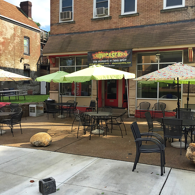 The outdoor seating area&mdash;where the aroma of smoke mingles with fresh air. Pittsburgh's answer to al fresco dining, barbecue style.