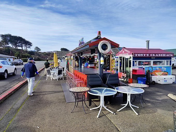 Outdoor tables with ocean air provide the perfect stage for your seafood performance – just add friends and appetites.