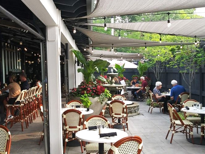 The outdoor patio offers al fresco dining with all the charm of a European caf&eacute;, right in the heart of Columbus.