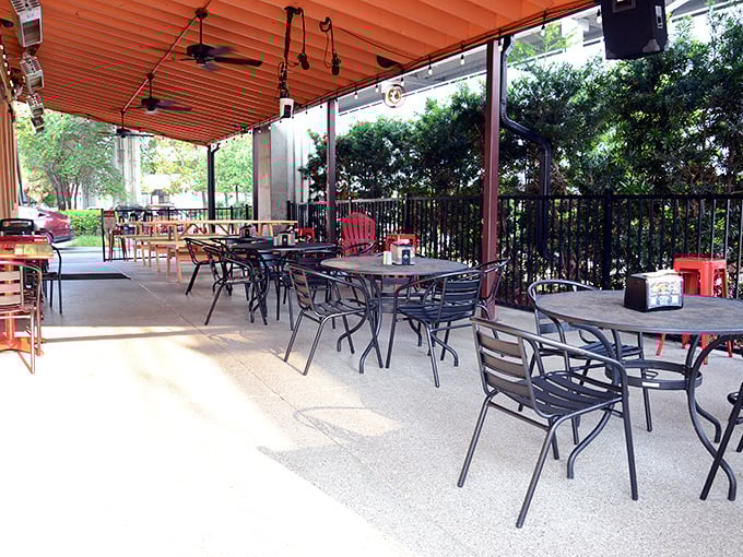 The covered patio offers a perfect spot for enjoying Florida's pleasant weather while diving into plates of smoky, saucy goodness.
