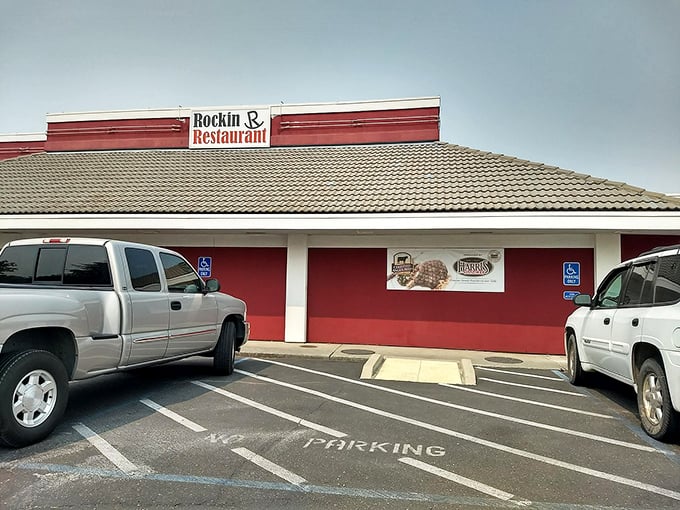 Rockin R Restaurant embodies unpretentious dining where the food is honest, portions are generous, and nobody's photographing it for Instagram.