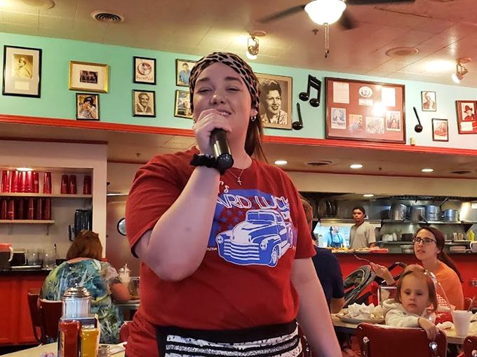 Talent served tableside&mdash;Branson's singing servers turn lunch into an impromptu concert that rivals the town's famous shows.