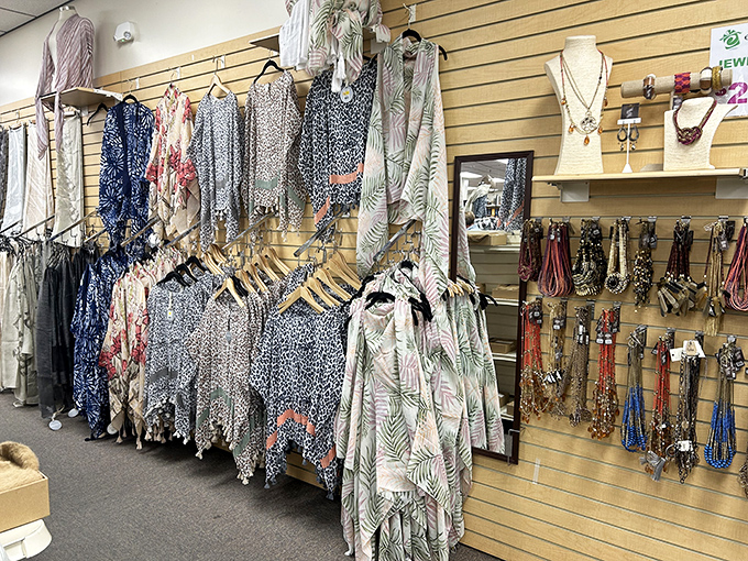 Fashion finds that transition seamlessly from "running errands" to "impromptu lunch date." Accessories included, compliments guaranteed.