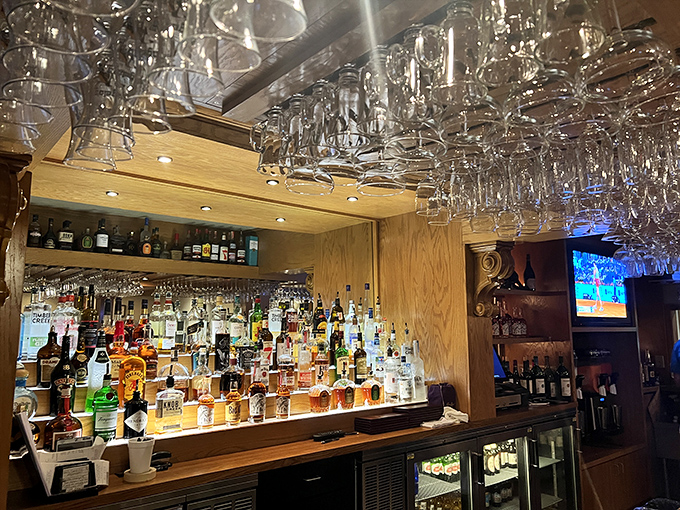 The bar at Angelo's doesn't need trendy mixologists or artisanal bitters. Just solid pours and enough options to complement whatever cut you've chosen. 