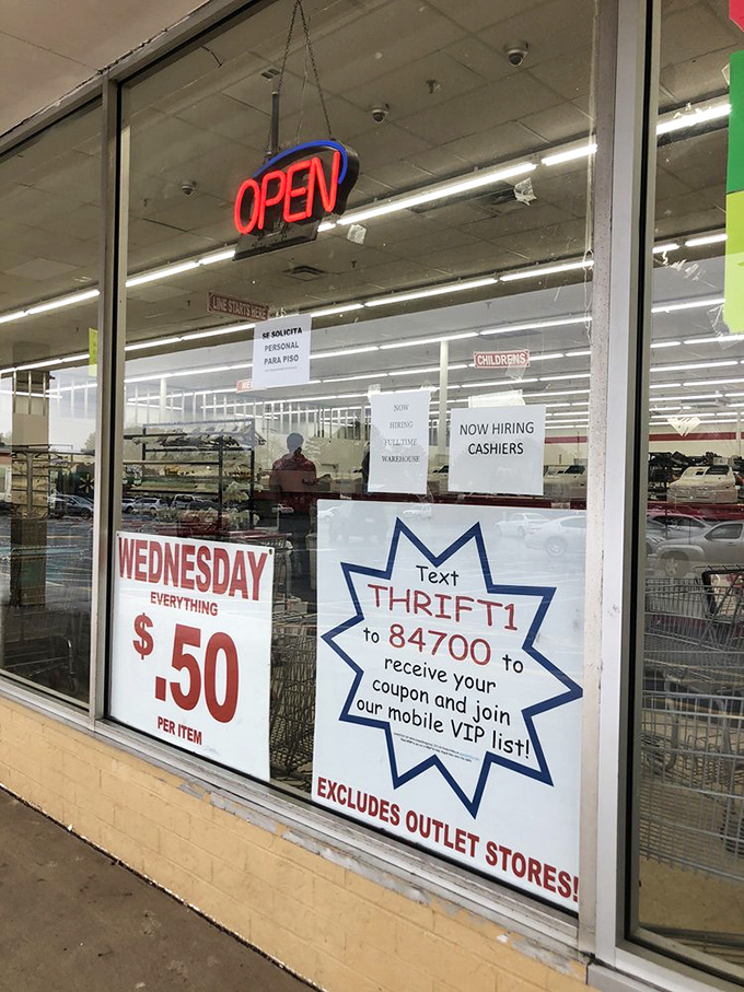 Modern technology meets old-school bargains with a text program that turns savvy shoppers into VIP treasure hunters.