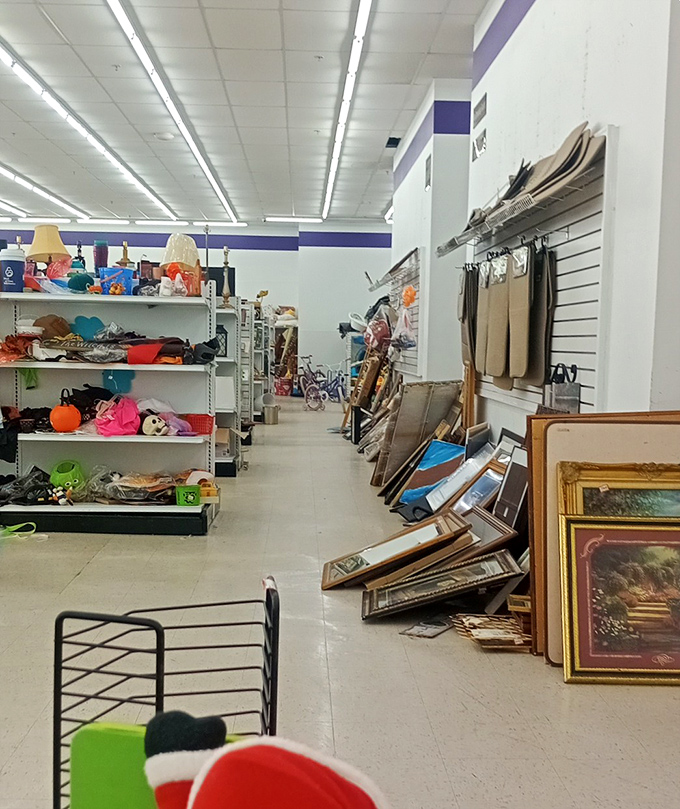 The art and frame section &ndash; where someone's former wall d&eacute;cor awaits resurrection. One person's abandoned Thomas Kinkade is another's ironic apartment accent..