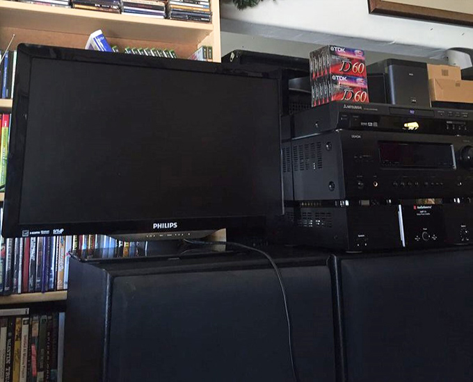 Yesterday's cutting-edge electronics await tech enthusiasts who appreciate the warm sound of analog or collectors seeking retro gaming treasures.