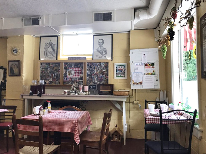 Red-checkered tablecloths and simple chairs&mdash;because when the food is this good, you don't need fancy furniture to keep people coming back. 