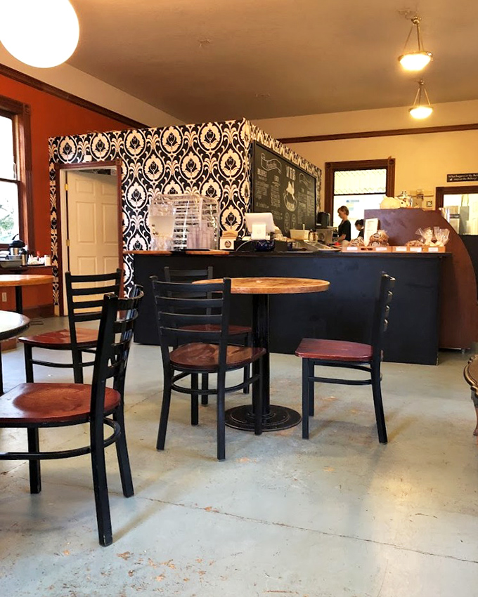 The counter area feels like the stage of a delicious performance, where black and white patterns set the scene for culinary drama.