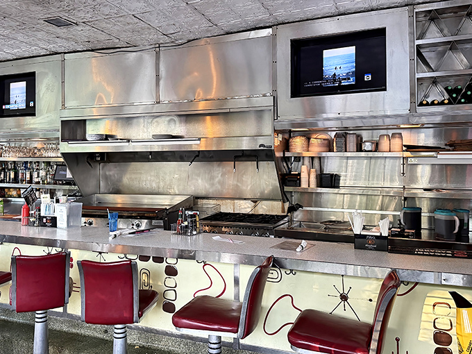 The open kitchen keeps nothing hidden&mdash;a transparent relationship between cook and diner that says, "We've got nothing to hide and everything to be proud of.