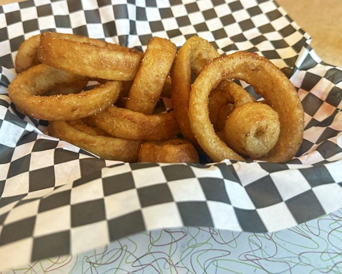 Onion rings with the perfect crunch-to-softness ratio. The checkered paper is just showing off its racing heritage.