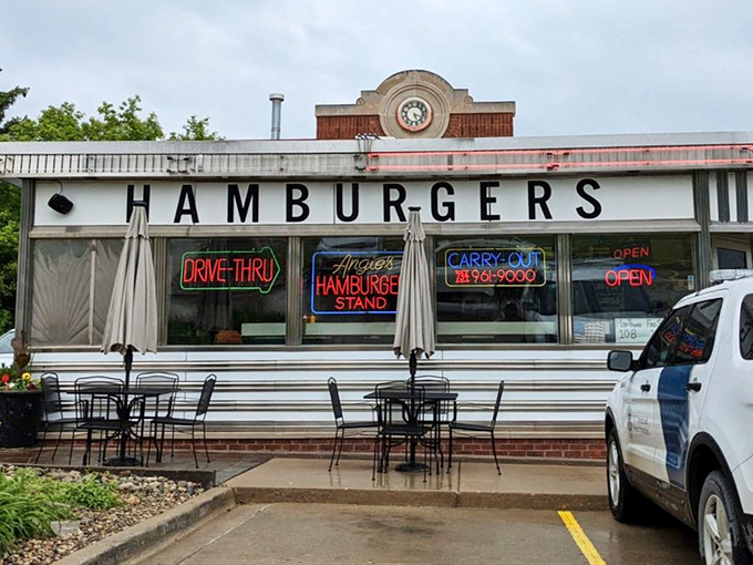 Even the outdoor seating maintains that classic diner charm – perfect for people-watching while you feast on perfection.