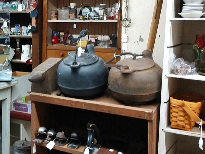 These cast iron kettles have survived longer than most marriages. They've simmered stews for generations who never heard of an Instant Pot.