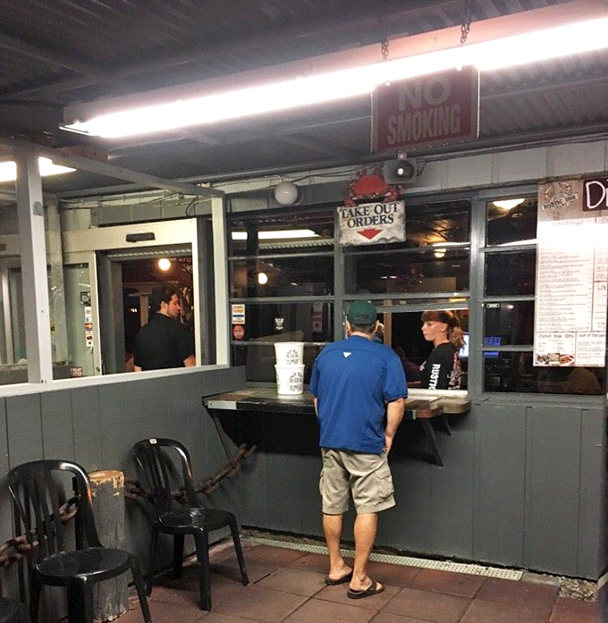 The take-out window – for when you want the Rustic Inn experience but your shirt is too nice to risk. Seafood salvation for the well-dressed.