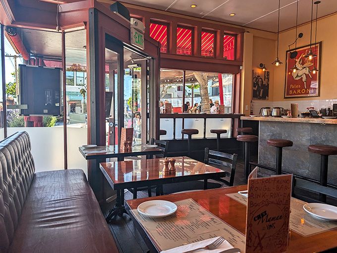 Cozy corners and polished tables await your arrival. In this small space, every seat feels like the best one in the house.