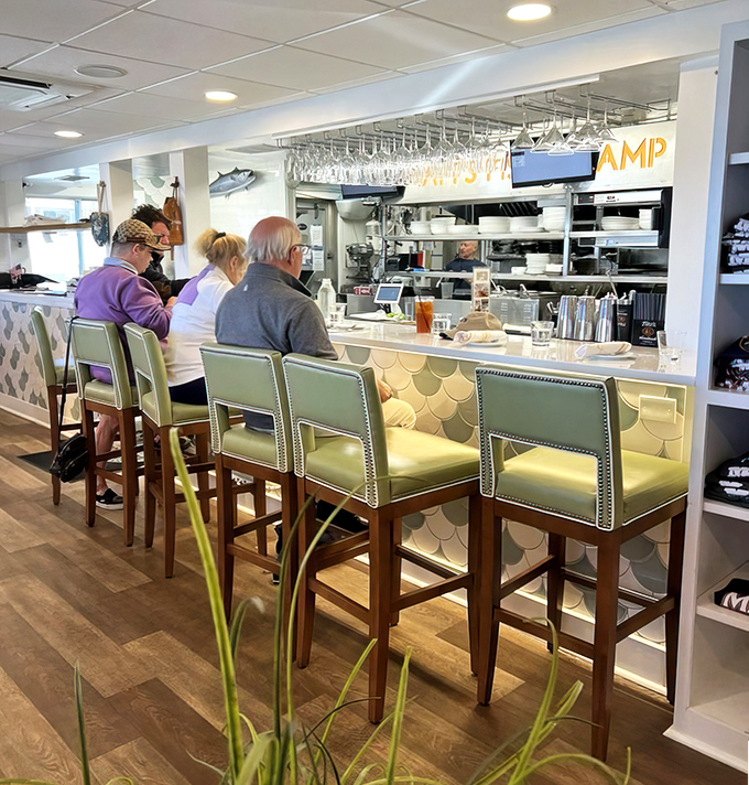 A bar that understands its mission: to provide liquid courage before you attempt to finish that seafood tower you ambitiously ordered.