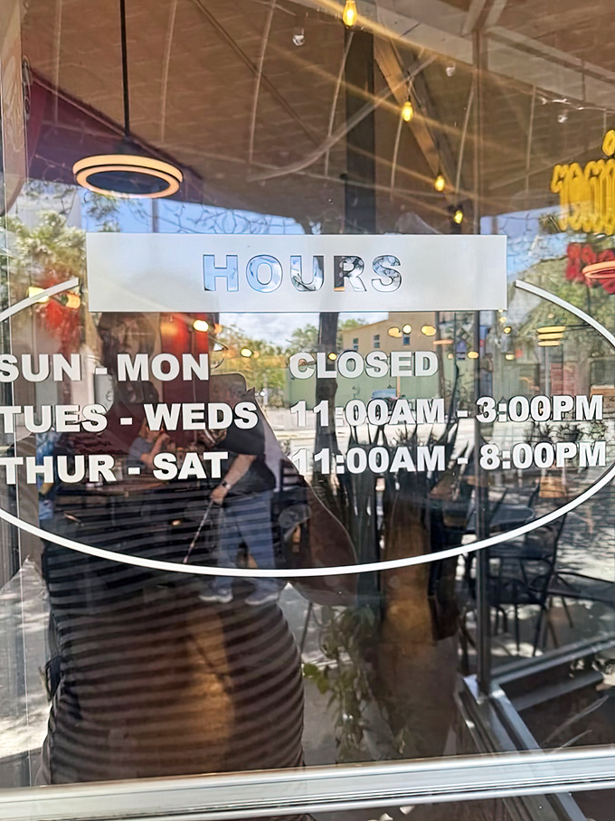 Even burger joints need to rest. Note these hours carefully&mdash;missing your window of opportunity would be a culinary tragedy.