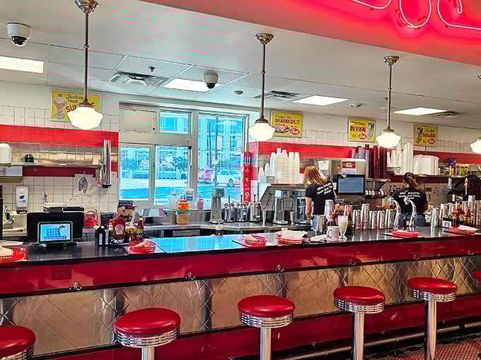 These counter seats have witnessed first dates, business deals, and countless "I shouldn't, but I will" dessert decisions over the decades.