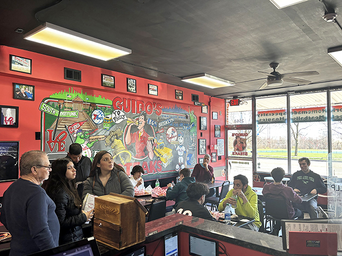 A full house of satisfied customers&mdash;the true Michelin stars of any great eatery. Everyone's on the same delicious mission.